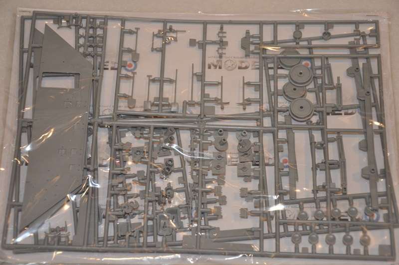 Pancerny wagon piechoty Dragon 6072 w skali 1:35 - Modeledo.pl