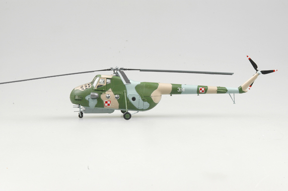 Sklejony model helikoptera Mi-4A z polską kalkomanią w skali 1:72 ...