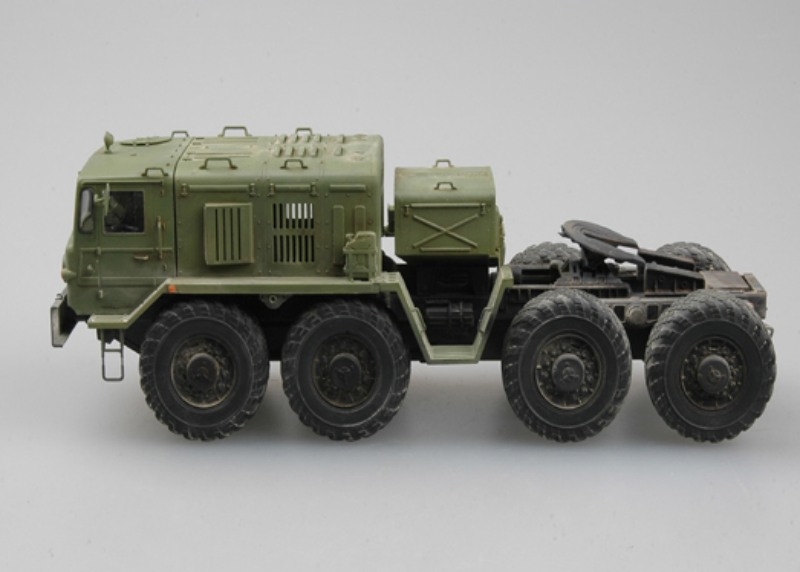 Ciężarówka MAZ537 z naczepą do transportu czołgów - Modeledo.pl