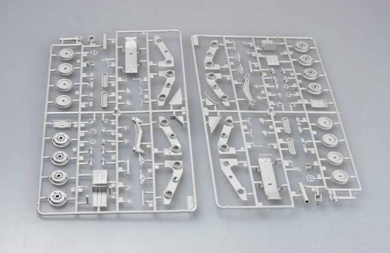 Ciężarówka MAZ537 z naczepą do transportu czołgów - Modeledo.pl