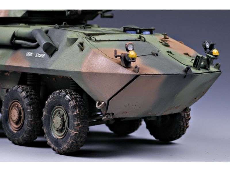 Kołowy bojowy wóz piechoty LAV-25 - model w skali 1-35 - Modeledo.pl