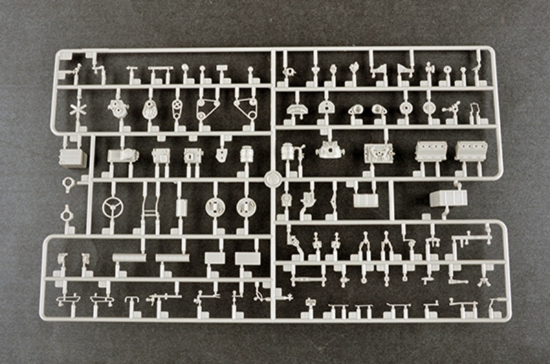 ZiL-131V tow 2T3M1 trailer with 8K14 missile model 1-35 - Modeledo.pl