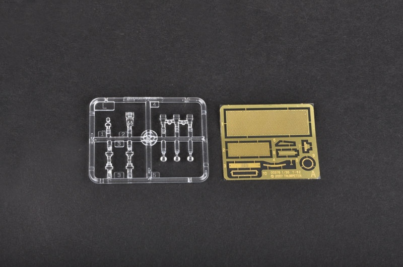 IT-1 radziecki czołg rakietowy model 1-35 - Modeledo.pl