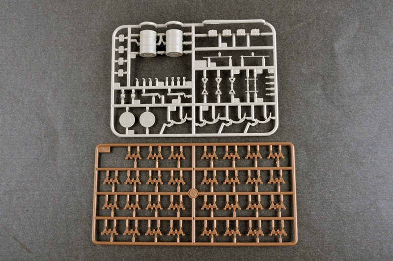 Soviet Obj.172 T-72 Ural Trumpeter 09601 - Modeledo.pl