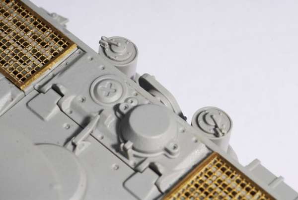 Czołg PZ VI Ausf.E Tiger I 3 w 1 do sklejania 1-35 - Modeledo.pl