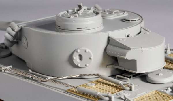 Czołg PZ VI Ausf.E Tiger I 3 w 1 do sklejania 1-35 - Modeledo.pl