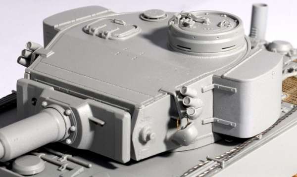 Czołg PZ VI Ausf.E Tiger I 3 w 1 do sklejania 1-35 - Modeledo.pl