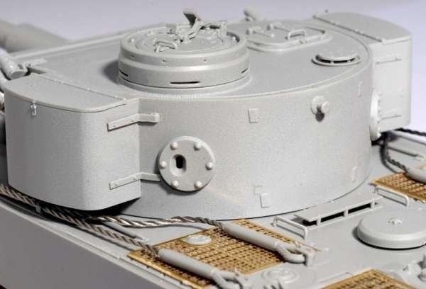 Czołg PZ VI Ausf.E Tiger I 3 w 1 do sklejania 1-35 - Modeledo.pl