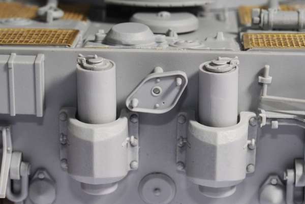 Czołg PZ VI Ausf.E Tiger I 3 w 1 do sklejania 1-35 - Modeledo.pl