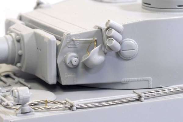 Czołg PZ VI Ausf.E Tiger I 3 w 1 do sklejania 1-35 - Modeledo.pl