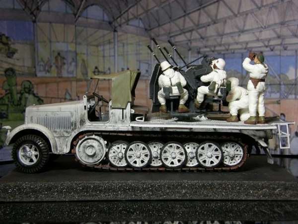 Niemiecki transporter Sd.Kfz.7/1 w skali 1-35 - Modeledo.pl